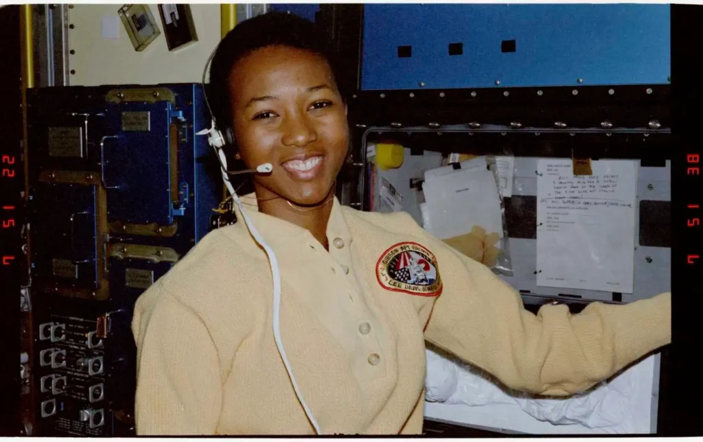 Mae Jemison : pionnière afro-américaine de l'espace